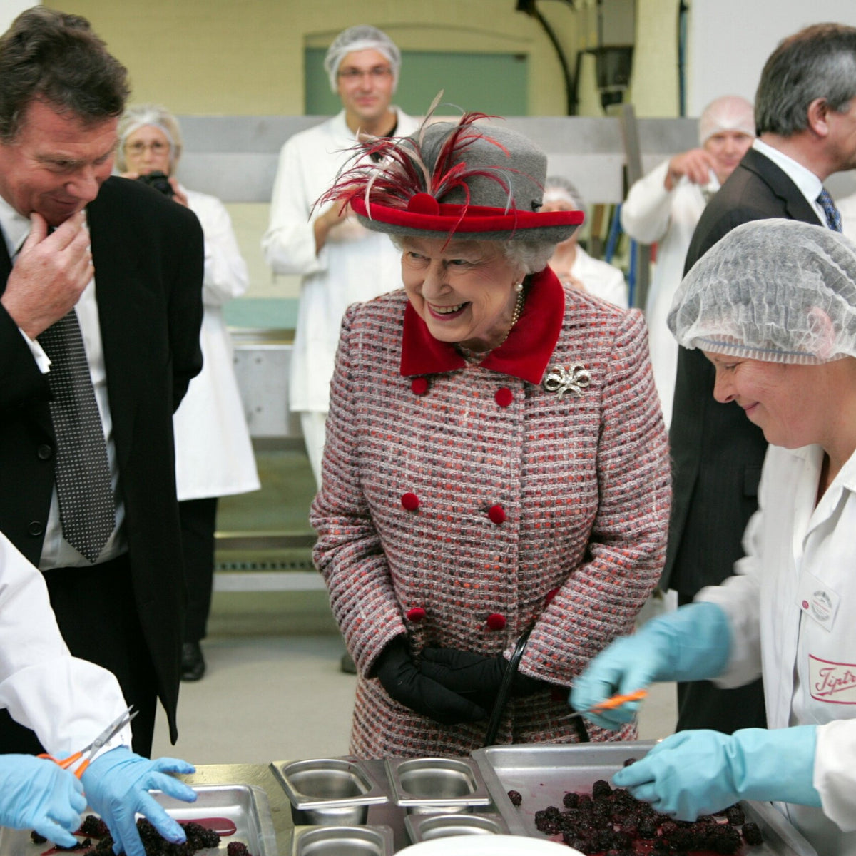 The Queen visits tiptree jam – Tiptree